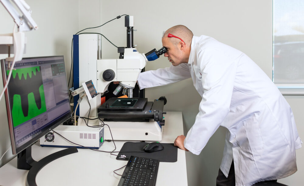 Mitutoyo Microscope Monitors Merxin's Measurements - Mitutoyo